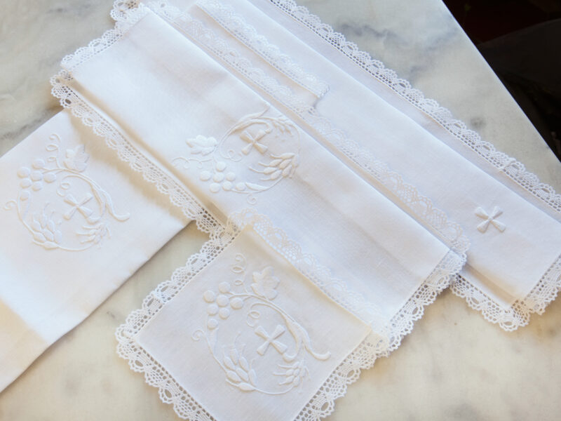 Altar linens | Arte Ricami Liturgico